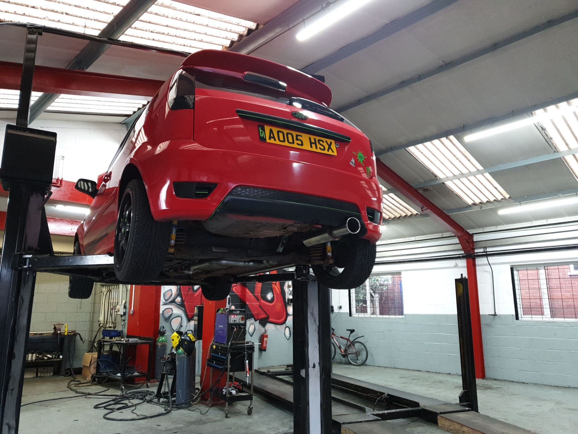 Ford Fiesta-Mk5 st 2.0 Carbon Clean, Performance Exhaust & Ecu Remap