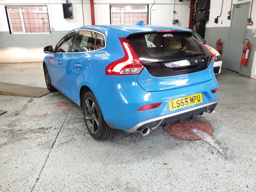 VOLVO V40 T2 2.0 - DKU Performance